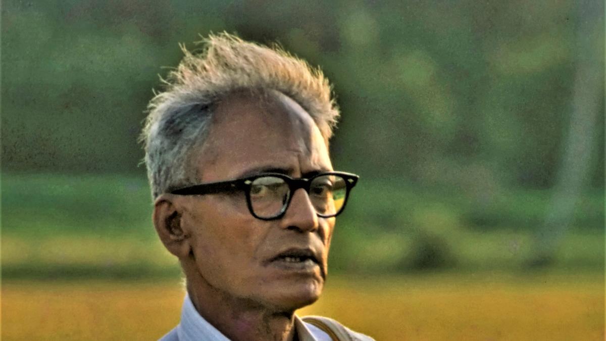 Exhibition of photographs of birds in Thiruvananthapuram honours KK Neelakantan, popularly known ...